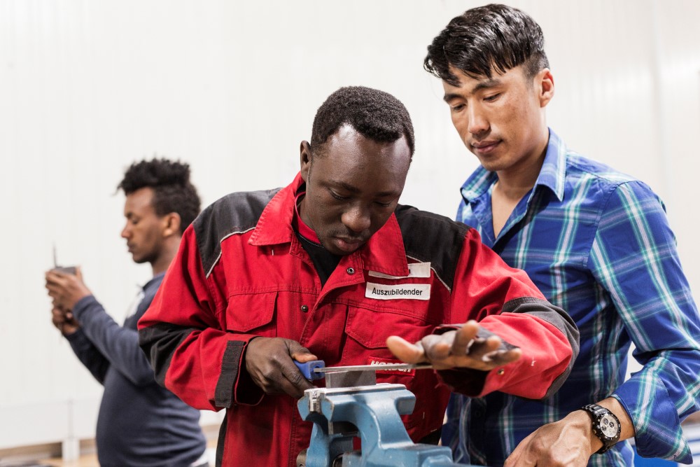 sprungbrett into work Erfolgsgeschichten Dumbia bei der HORSCH ...